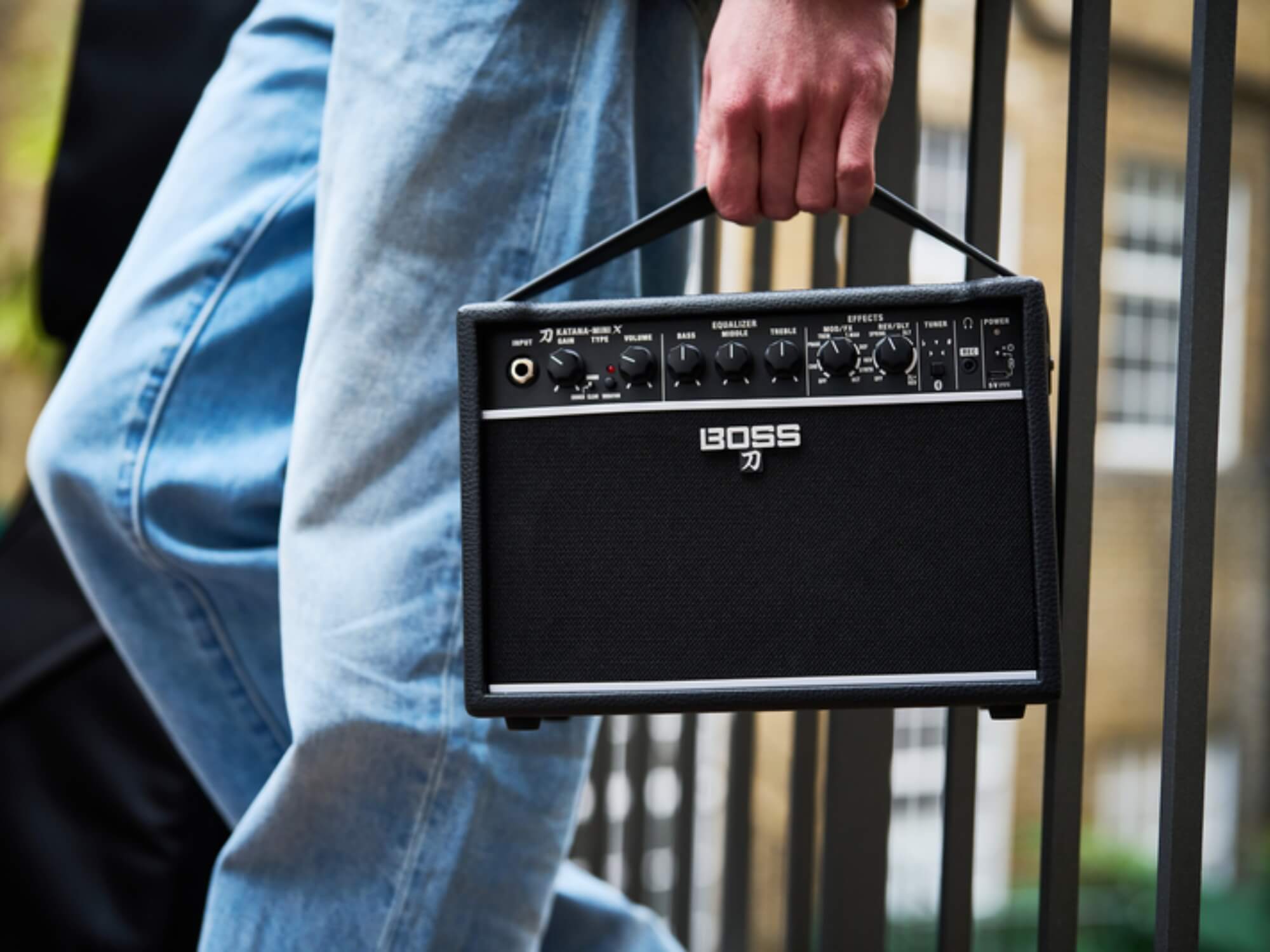 Best Mini Guitar Amps in 2025 : Compact yet Powerful - Sinusoidal Music