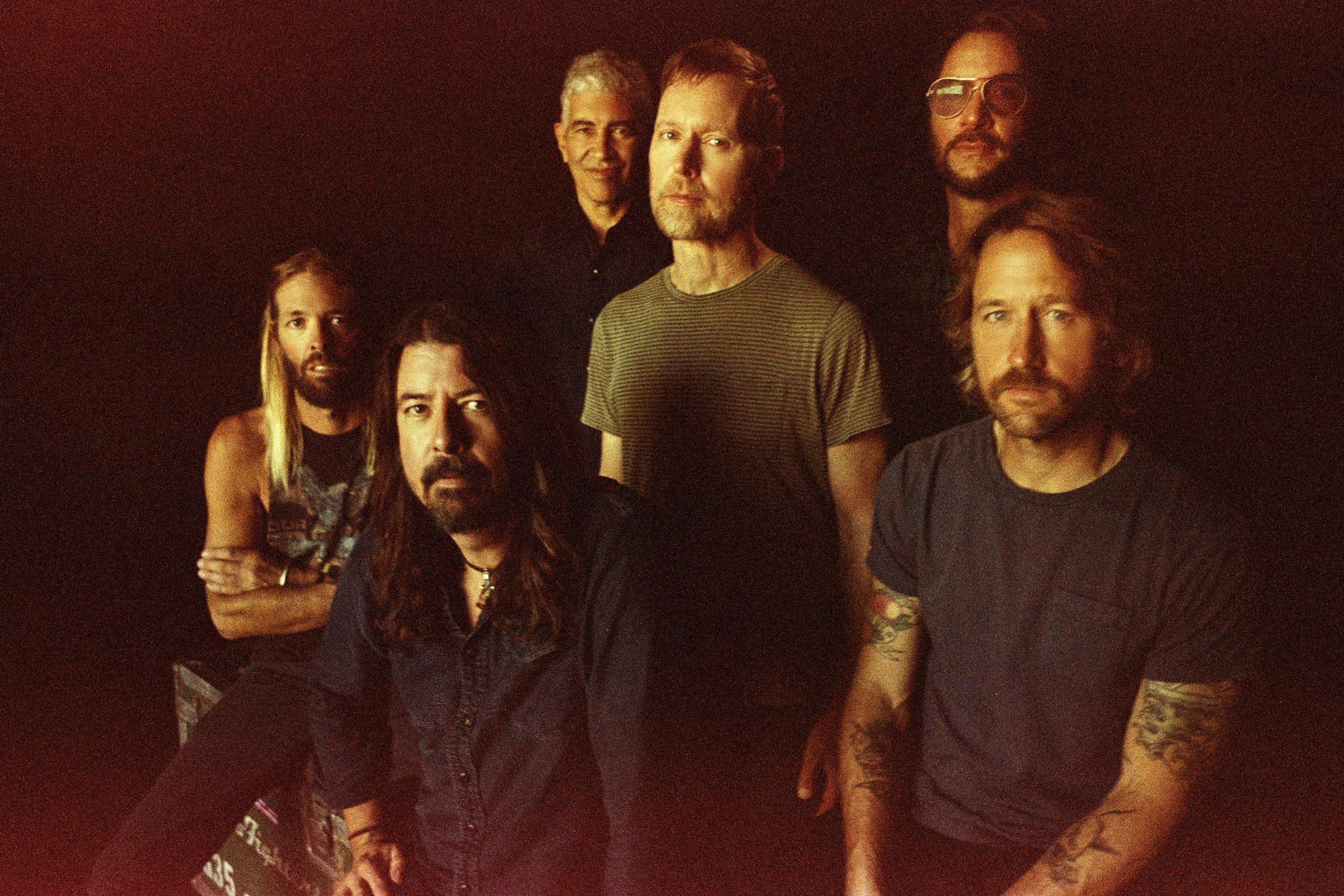 Playlist : Top 10 Foo Fighters Songs in Rock History - Sinusoidal Music